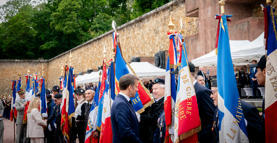 Commémorations du 84ème Appel du 18 juin au Mont Valérien et sur l'Île ...
